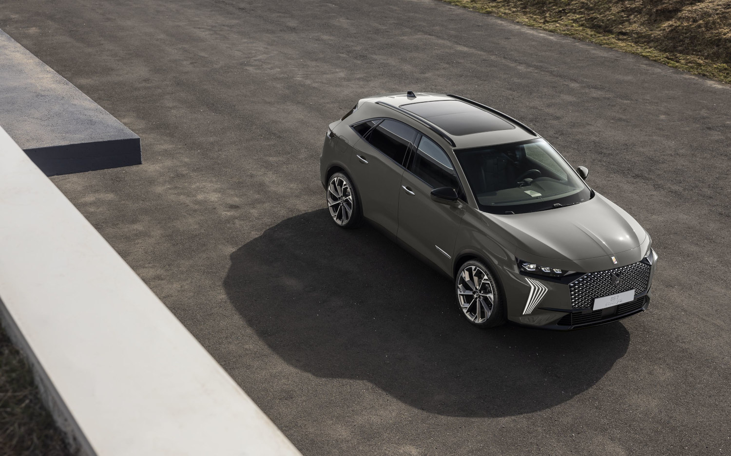 DS 7 E-Tense Opera 4x4 360 2023 | SUV Drive